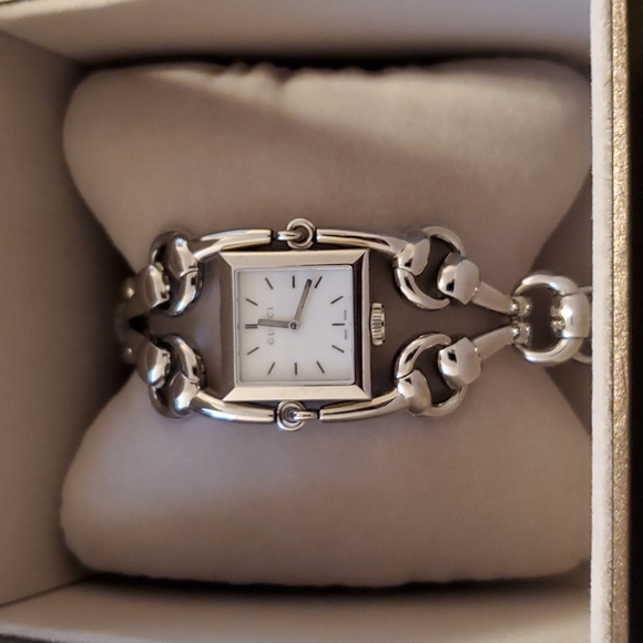 Gucci | Accessories | Gucci Signoria Horsebit Mother Of Pearl Watch ...